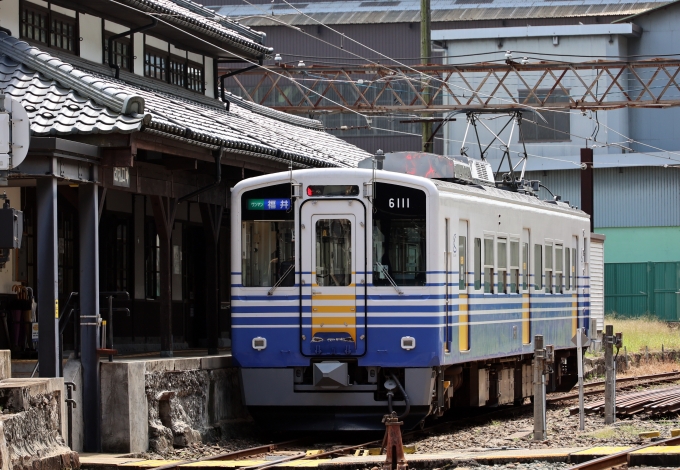 えちぜん鉄道MC6001形電車 6111 勝山駅 鉄道フォト・写真 by norikadさん | レイルラボ(RailLab)