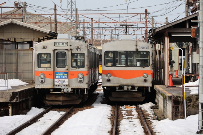 北陸鉄道7000系電車 7212 鶴来駅 鉄道フォト・写真 by norikadさん | レイルラボ(RailLab)