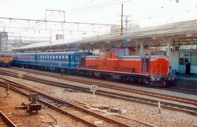 JR西日本 国鉄DD51形ディーゼル機関車 DD51-1124 京都駅 (JR) 鉄道フォト・写真 by norikadさん | レイルラボ(RailLab)