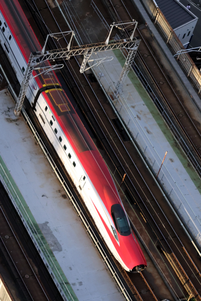 JR東日本 E6系新幹線電車 仙台駅 (JR) 鉄道フォト・写真 by norikadさん | レイルラボ(RailLab)