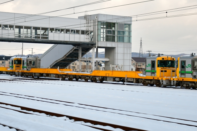 JR東日本キヤE195系気動車 キヤE195-1106 小牛田駅 鉄道フォト・写真 by spockerさん | レイルラボ(RailLab)