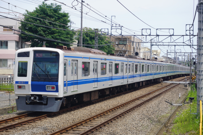 西武鉄道 西武6000系電車 6157 秋津駅 鉄道フォト・写真 by トレインさん | レイルラボ(RailLab)