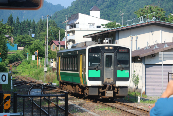 JR東日本キハE120形気動車 キハE120-7 会津宮下駅 鉄道フォト・写真 by TETSUDORAさん | レイルラボ(RailLab)