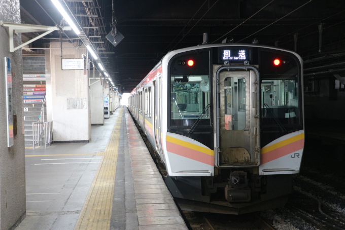 JR東日本E129系電車 クモハE129-104 長岡駅 鉄道フォト・写真 by TETSUDORAさん | レイルラボ(RailLab)