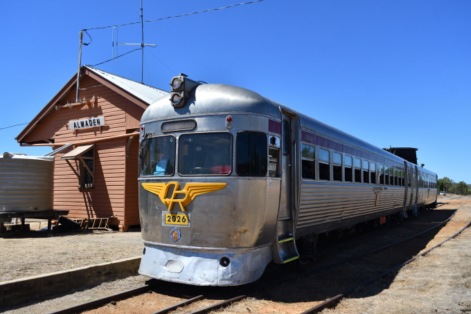 サバンナランダー（Savannahlander） Queensland Railways 2000 class rail motor 2026 ...