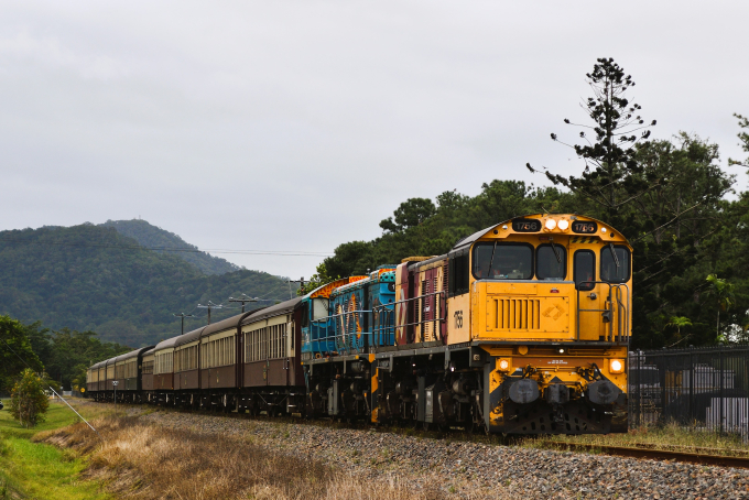 キュランダ高原列車（Kuranda Scenic Railway） Queensland Railways 1720 class 1756 ...