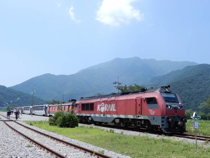 韓国鉄道公社 7600型ディーゼル機関車 A-train 7616 アウラジ駅 鉄道フォト・写真 by papaさん | レイルラボ(RailLab)