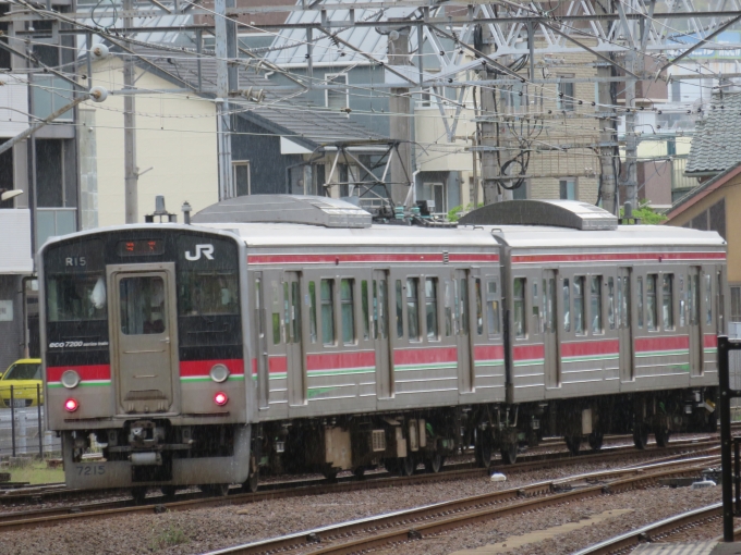 JR四国7200系電車 7215 高松駅 (香川県) 鉄道フォト・写真 by kinokuniさん | レイルラボ(RailLab)