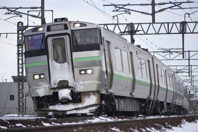 JR北海道733系電車 快速エアポート クハ733-3207 菊水カーブ 鉄道フォト・写真 by mr.golfさん | レイルラボ(RailLab)