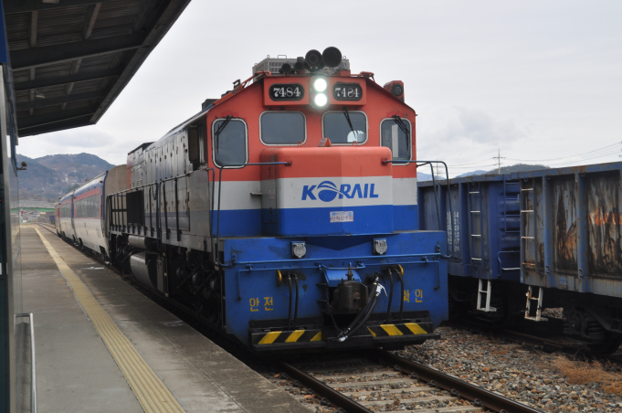 韓国鉄道公社 ムグンファ 7484 店村駅 鉄道フォト・写真 by koreanrailfanさん | レイルラボ(RailLab)
