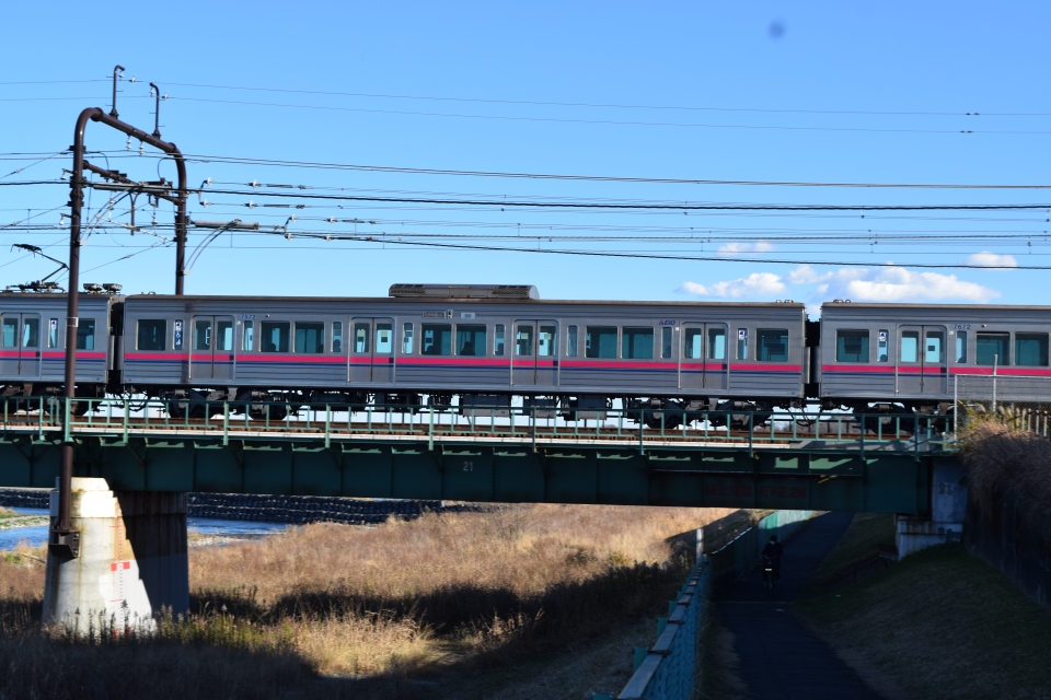 京王電鉄 京王7000系電車 7572 聖蹟桜ヶ丘駅 鉄道フォト・写真(拡大) by 香⠀⠀さん | レイルラボ(RailLab)