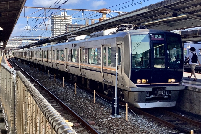 JR西日本321系電車 クモハ321-27 西明石駅 鉄道フォト・写真 by てばどめさん | レイルラボ(RailLab)