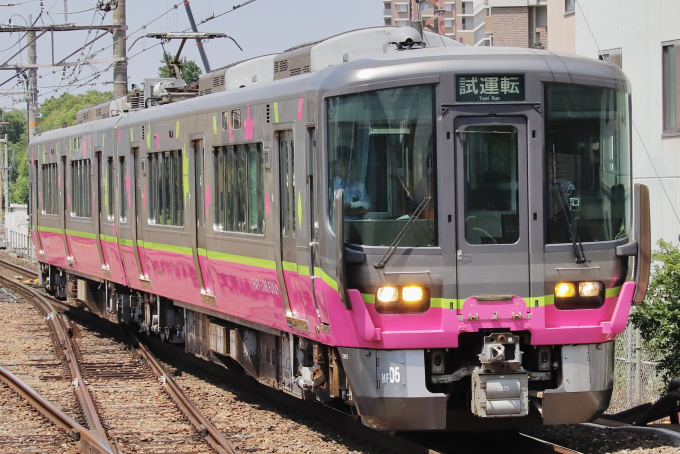 ハピラインふくい521系 クモハ521-35 高槻駅 鉄道フォト・写真 by てばどめさん | レイルラボ(RailLab)