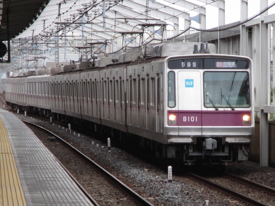 東京メトロ 営団8000系電車 8101 新田駅 (埼玉県) 鉄道フォト・写真(拡大) by 総武本線沿線鉄道CHさん | レイルラボ ...