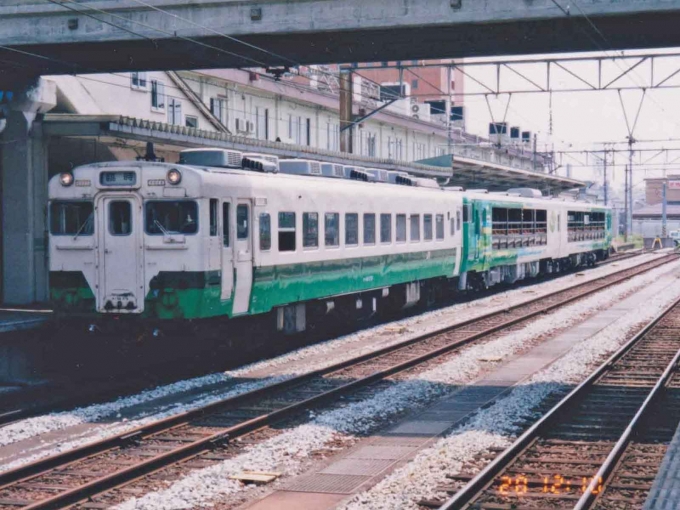 JR東日本 びゅうコースター風っこ キハ58 579 会津若松駅 鉄道フォト・写真 by 総武本線沿線鉄道チャンネルさん | レイルラボ ...
