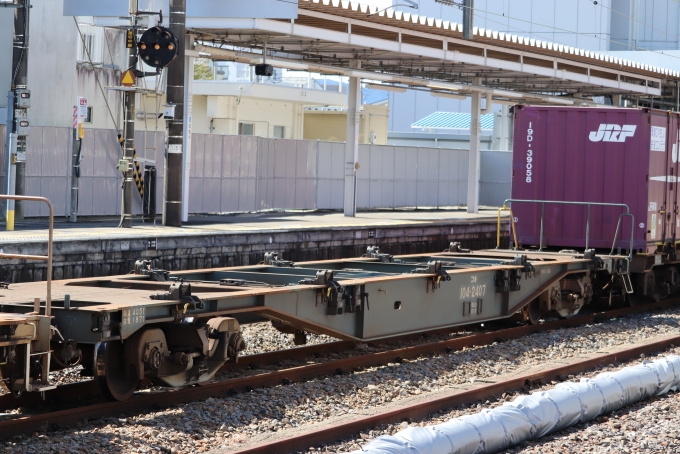 JR貨物コキ100系貨車 コキ104-2407 友部駅 鉄道フォト・写真 by フレッシュマリオさん | レイルラボ(RailLab)