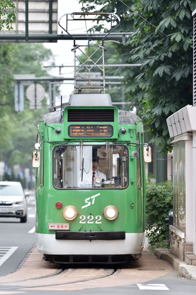 札幌市交通局220形電車 222 すすきの停留場 鉄道フォト・写真 by あきひろしさん | レイルラボ(RailLab)