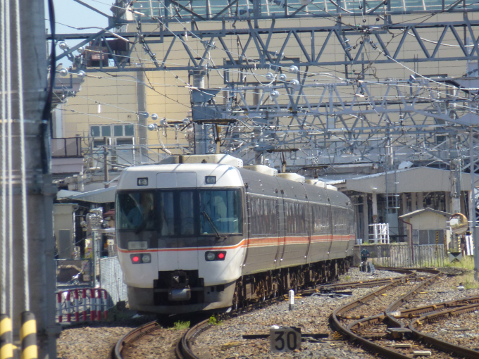 JR東海383系電車 383系 長野駅 (JR) 鉄道フォト・写真 by 急行「志賀」さん | レイルラボ(RailLab)