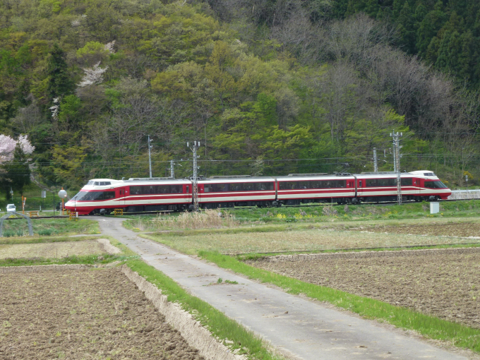 長野電鉄1000系電車 長野電鉄1000系 桜沢駅 (長野県) 鉄道フォト・写真 by 急行「志賀」さん | レイルラボ(RailLab)