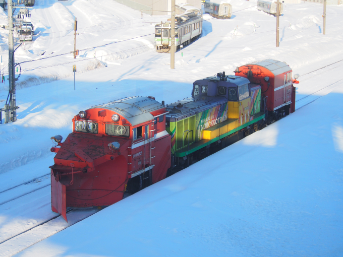 JR北海道 国鉄DE15形ディーゼル機関車 山線ラッセル DE15-1535 苗穂駅 鉄道フォト・写真 by 熱血男子さん | レイルラボ ...