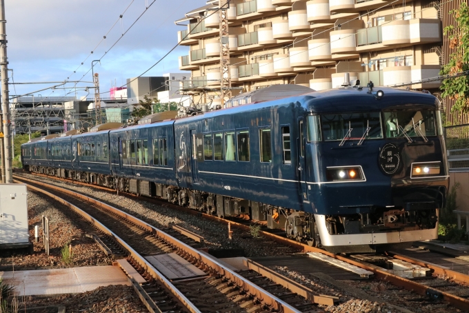 JR西日本 国鉄117系電車 クロ116-7016 茨木駅 鉄道フォト・写真 by 水月さん | レイルラボ(RailLab)