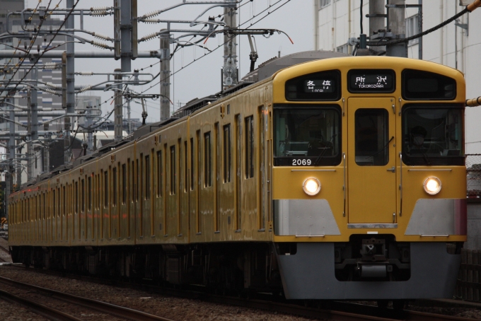 西武鉄道 西武2000系電車 2069 江古田駅 鉄道フォト・写真 by どんぐりさん | レイルラボ(RailLab)