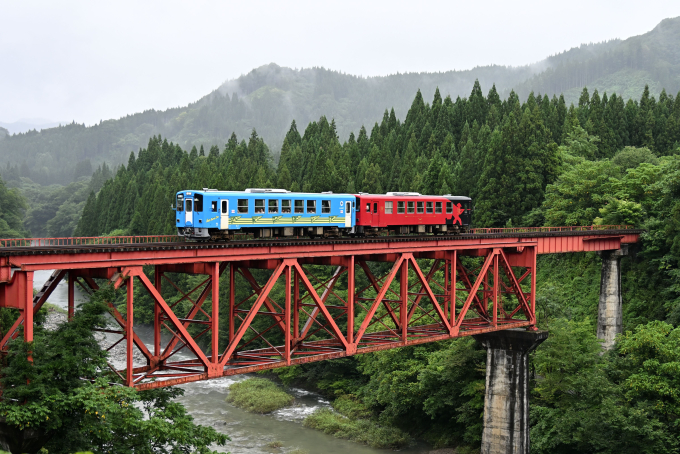 秋田内陸縦貫鉄道AN8800形気動車 AN-8807 萱草駅 鉄道フォト・写真 by ポン太さん | レイルラボ(RailLab)