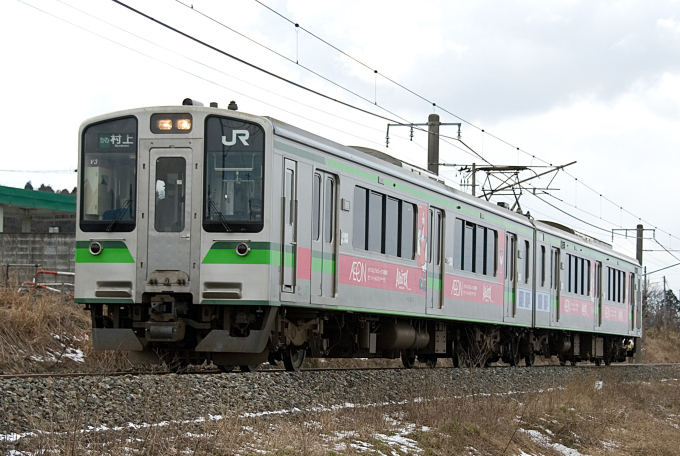 JR東日本E127系電車 クハE126-3 中条駅 鉄道フォト・写真 by ポン太さん | レイルラボ(RailLab)