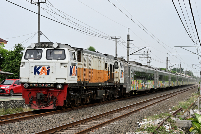 KAI CC206電気式ディーゼル機関車 CC206 13 69 タンブン駅 鉄道フォト・写真 by ポン太さん | レイルラボ(RailLab)