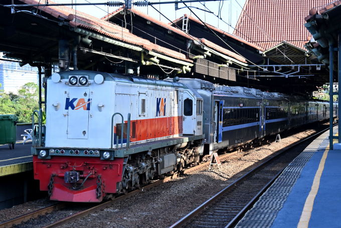 KAI CC201 92 11 ガンビール駅 鉄道フォト・写真 by ポン太さん | レイルラボ(RailLab)