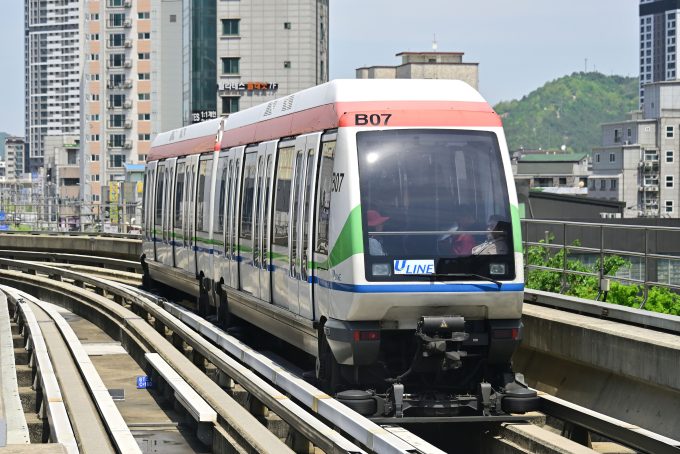 議政府軽電鉄 B07 軽電鉄議政府駅 鉄道フォト・写真 by ポン太さん | レイルラボ(RailLab)