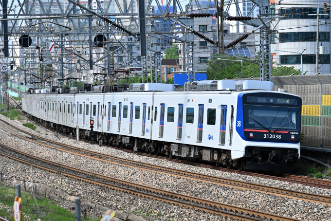 韓国鉄道公社 311000系 5次車 312038 加山デジタル団地駅 鉄道フォト・写真 by ポン太さん | レイルラボ(RailLab)