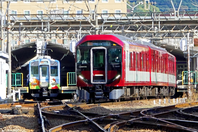 近畿日本鉄道 近鉄8A系電車 天理駅 (近鉄) 鉄道フォト・写真 by VISTAEXさん | レイルラボ(RailLab)