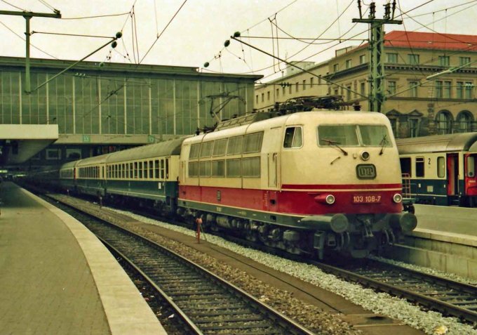 ドイツ国鉄 DB103 108-7 ミュンヘンhbf 鉄道フォト・写真 by モニ3412さん | レイルラボ(RailLab)