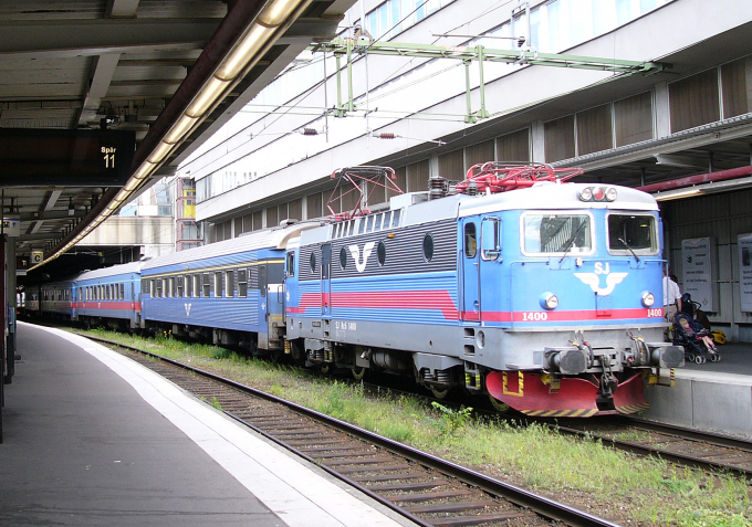 SJ Rc6-1400号電気機関車牽引の列車。 ストックホルム中央駅 鉄道フォト・写真 by モニ3412さん | レイルラボ(RailLab)