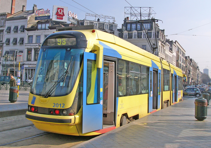 STIB 2012号車。 LOUISE 鉄道フォト・写真 by モニ3412さん | レイルラボ(RailLab)