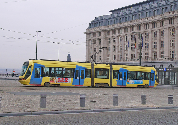 STIB 2013号車。 POELAERT 鉄道フォト・写真 by モニ3412さん | レイルラボ(RailLab)