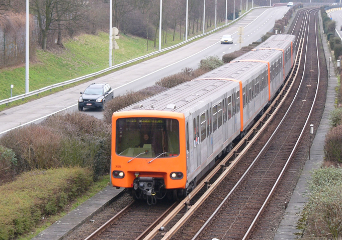 STIB 258他編成。 BEAULIEU 鉄道フォト・写真 by モニ3412さん | レイルラボ(RailLab)