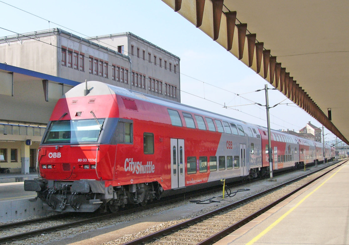 オーストリア国鉄 80-33 111-0他の編成。 ウイーン西駅 鉄道フォト・写真 by モニ3412さん | レイルラボ(RailLab)