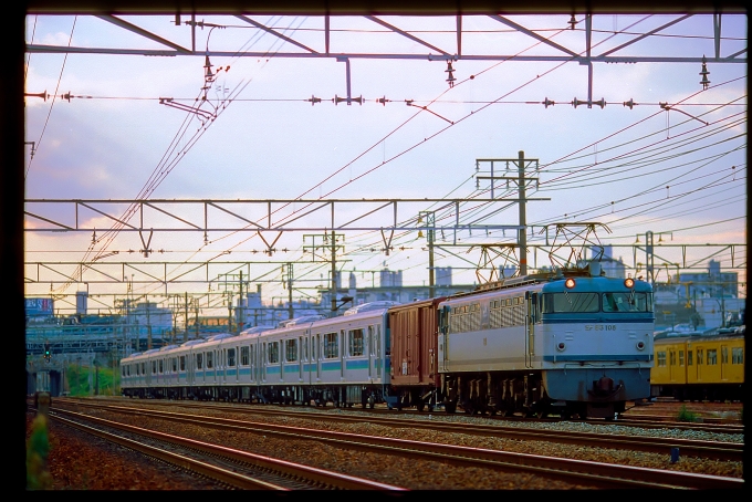 JR貨物 国鉄EF65形電気機関車 甲種輸送 EF65 108 高槻駅 鉄道フォト・写真 by 丹波篠山さん | レイルラボ(RailLab)