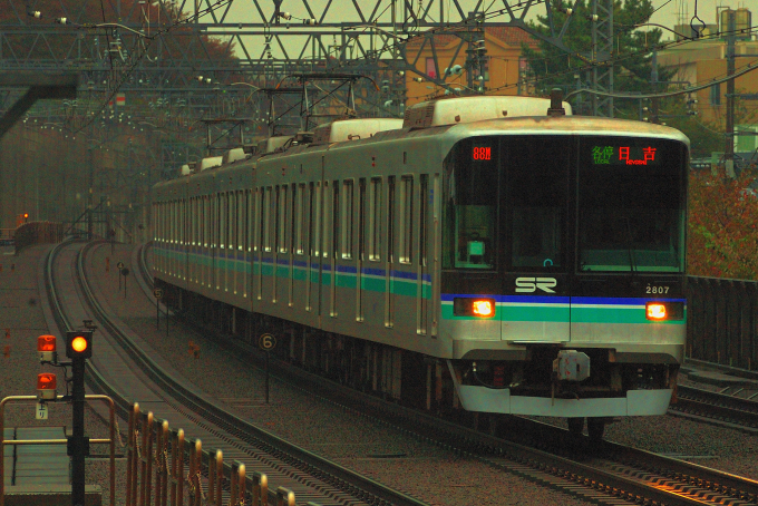 埼玉高速鉄道2000系電車 2807 多摩川駅 鉄道フォト・写真 by 丹波篠山さん | レイルラボ(RailLab)