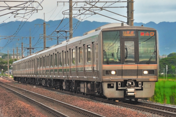 JR西日本207系電車 クハ206-1067 新三田駅 鉄道フォト・写真 by 丹波篠山さん | レイルラボ(RailLab)
