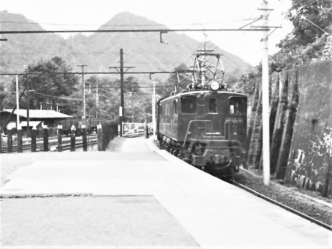国鉄EF15形電気機関車 EF13 31 上野原駅 鉄道フォト・写真 by 鉄道のお爺さんさん | レイルラボ(RailLab)