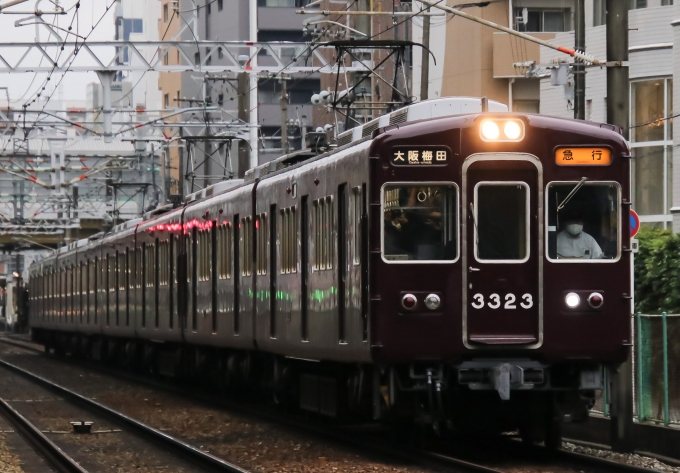 阪急電鉄 阪急3300系電車 3323 南方駅 (大阪府) 鉄道フォト・写真 by たごさくさん | レイルラボ(RailLab)
