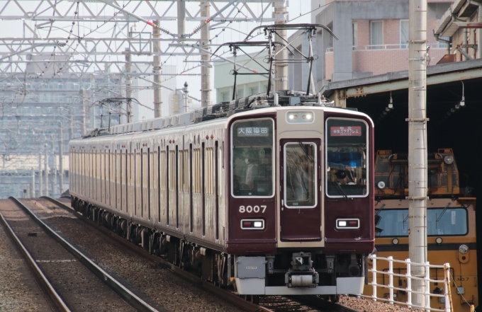 阪急電鉄 阪急8000系電車 日生エクスプレス 8007 十三駅 鉄道フォト・写真 by たごさくさん | レイルラボ(RailLab)