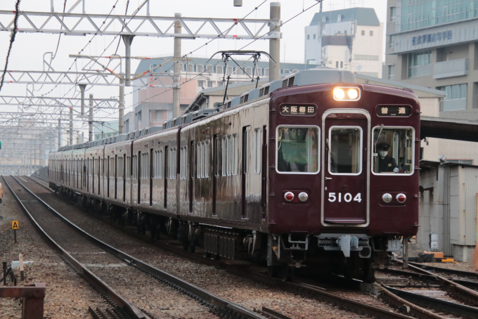 阪急電鉄 阪急5100系電車 5104 十三駅 鉄道フォト・写真 by たごさくさん | レイルラボ(RailLab)