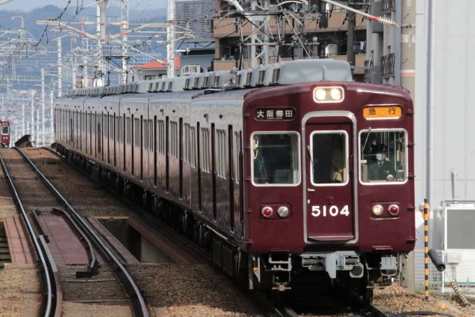 阪急電鉄 阪急5100系電車 5104 石橋阪大前駅 鉄道フォト・写真 by たごさくさん | レイルラボ(RailLab)