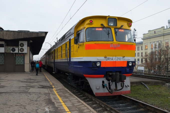 ラトビア国鉄 DR1形気動車 DR1A-210.1 Rīga（リガ）駅 鉄道フォト・写真 by こめさん | レイルラボ(RailLab)