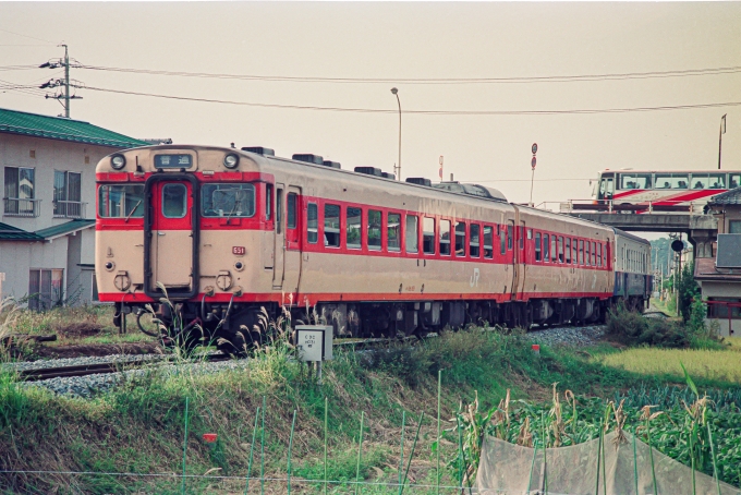 JR東日本 国鉄キハ58系気動車 キハ58 651 中込駅 鉄道フォト・写真 by こめさん | レイルラボ(RailLab)