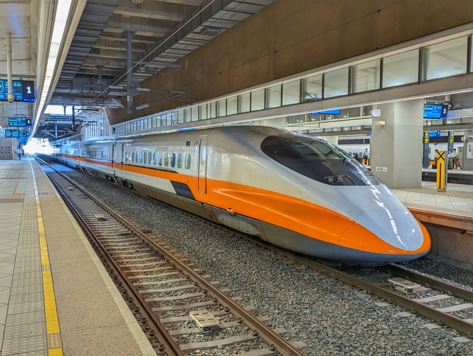 台湾高速鉄路 700T 高鐵左營駅 鉄道フォト・写真(拡大) by こめさん | レイルラボ(RailLab)